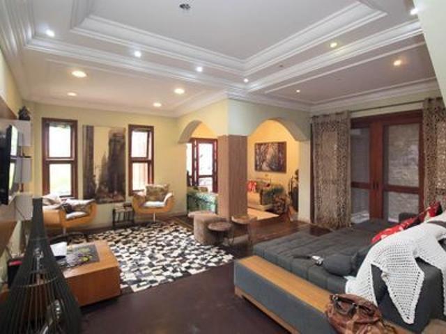 Casa de condomínio para alugar com 538m², 4 quartos e 5 vagas