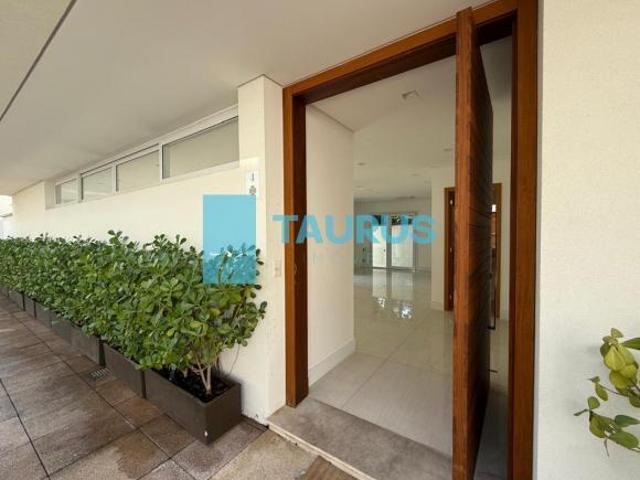 Casa de condomínio para comprar com 4 suites, 6 vagas no Jardim Petrópolis, São Paulo SP