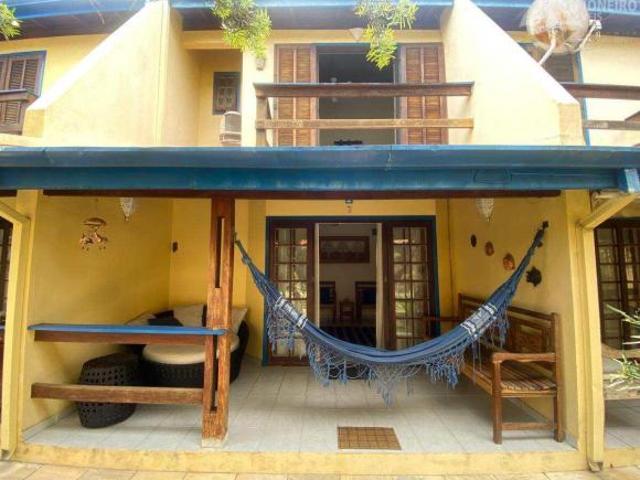 Casa de condomínio para férias na praia da Barra do Sahy!
