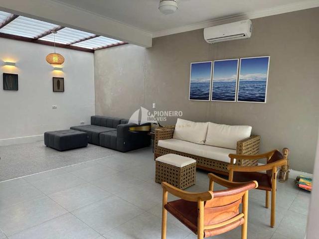Casa de condomínio para férias na praia de Camburi!