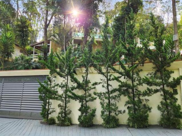 Casa de Condomínio Parque Suiça à venda, 2 dormitórios, 4 banheiros, 3 vagas e piscina