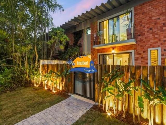 Casa de Condomínio pé na areia à Venda em Maitinga, Bertioga SP 4 Quartos sendo 3 Suítes, piscin