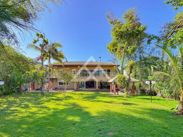 Casa de Condomínio pé na areia à venda na exclusiva Praia de Itamambuca
