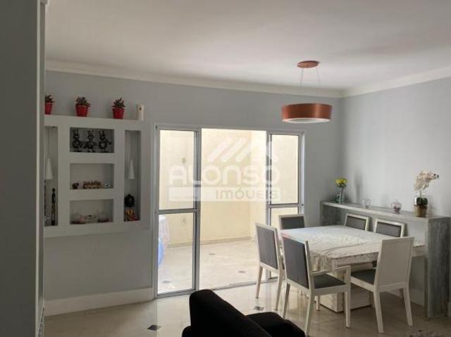 CASA DE CONDOMÍNIO REFORMADA E MOBILIADA NO JARDIM MONTE KEMEL
