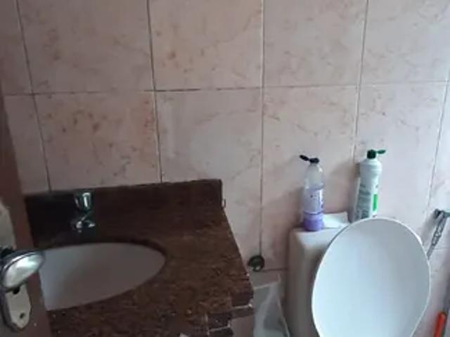 Casa de condomínio térrea para aluguel e venda de 180 m² com 4/ sendo 2 suítes
