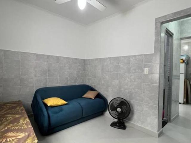 Casa de condomínio tipo kitnet reformado com vaga de garagem, na Guilhermina