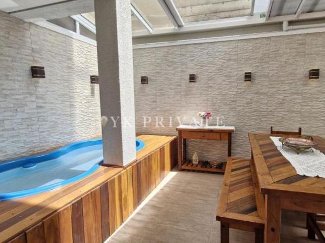 Casa de Condomínio venda com 3 suites / 4 vagas 148m² Parque São Domingos