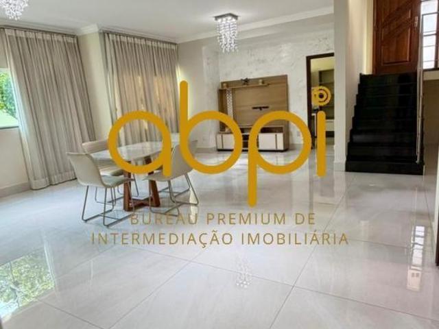 Casa de de alto padrão em condomínio exclusivo, no Residencial Belville: 4 quartos, 2 suítes, 2 sala