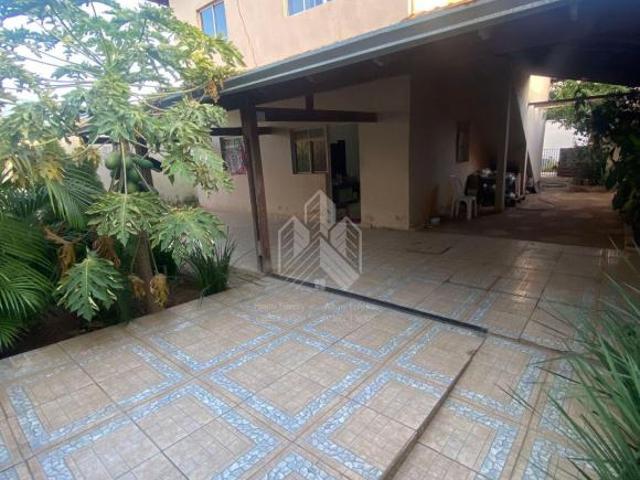CASA DE DOIS ANDARES Avenida do Bairro Esplanada