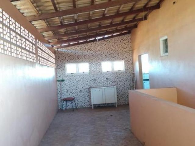 CASA DE DOIS ANDARES COM COMERCIO