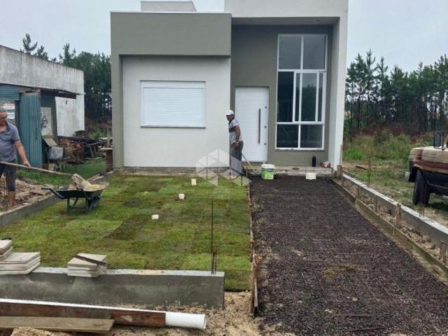 Casa de dois dormitórios em Capão Novo