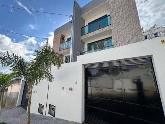 CASA DE DOIS PAVIMENTOS A VENDA BAIRRO CABRAL