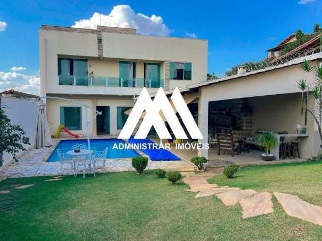 Casa de dois pavimentos com 05 quartos sendo 01 suíte á venda em Igarapé MG!