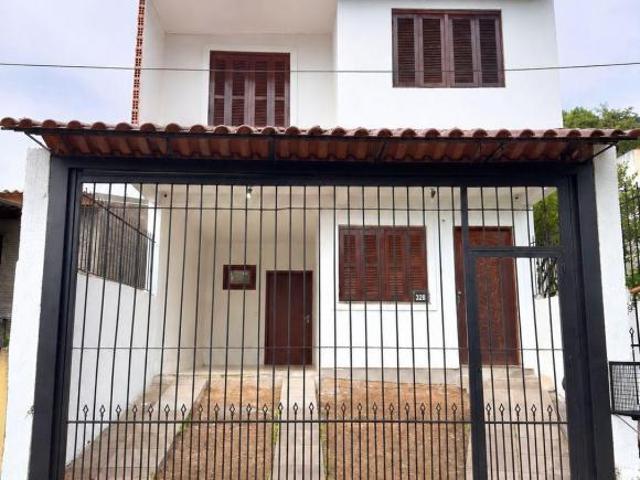 CASA DE DOIS QUARTOS COM PISCINA NO BAIRRO PONTA GROSSA