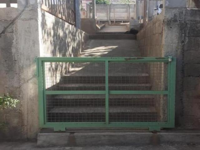 CASA DE DOIS QUARTOS LOTE 295 METROS
