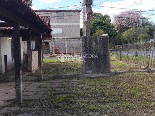 Casa de esquina 3 dormitórios, com piscina na Hípica