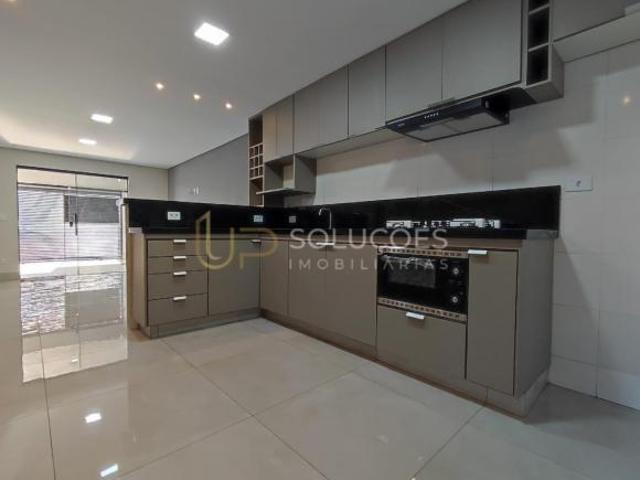 Casa de esquina 3 Quartos c/ 2 suítes | 5 vagas | AR 14 Sobradinho II | R$690 mil