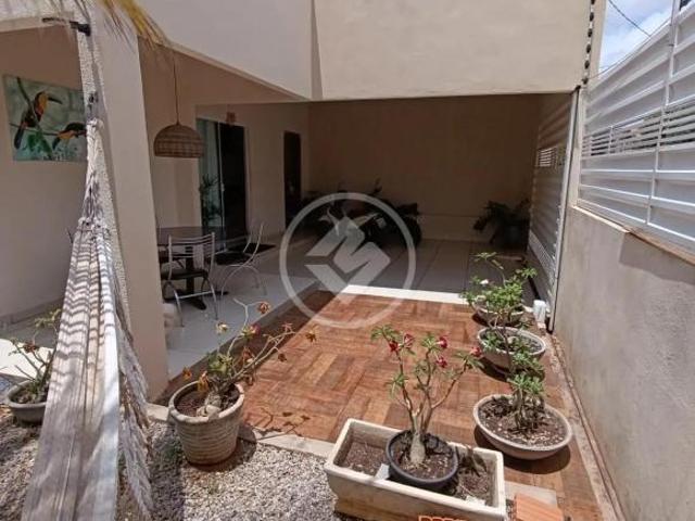 Casa de Esquina | 2 Quartos com Closet | Terreno 286 m² | Região do Coxipó Cuiabá MT