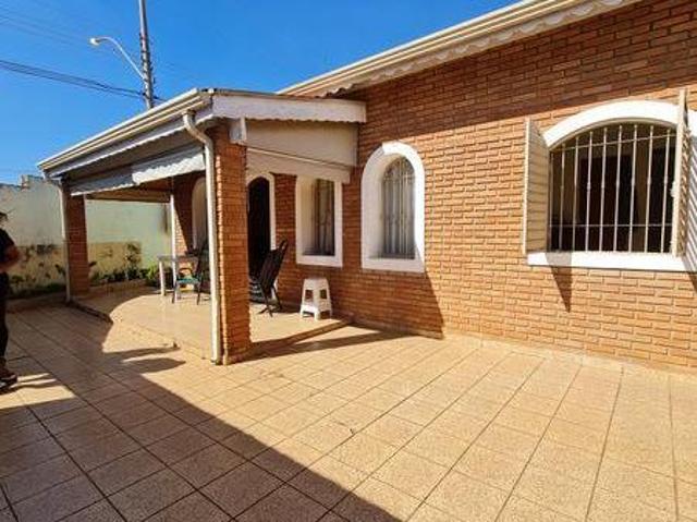 Casa de esquina c/ 3 quartos, 1 suíte Vila Padre M. Nóbrega Campinas R$ 459 mil