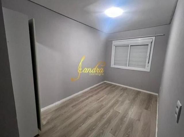 Casa de esquina, com dois dormitórios semi mobiliada