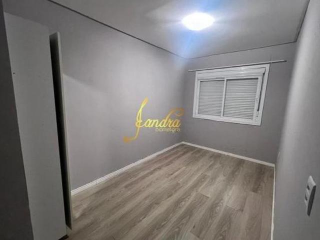 Casa de esquina, com dois dormitórios semi mobiliada