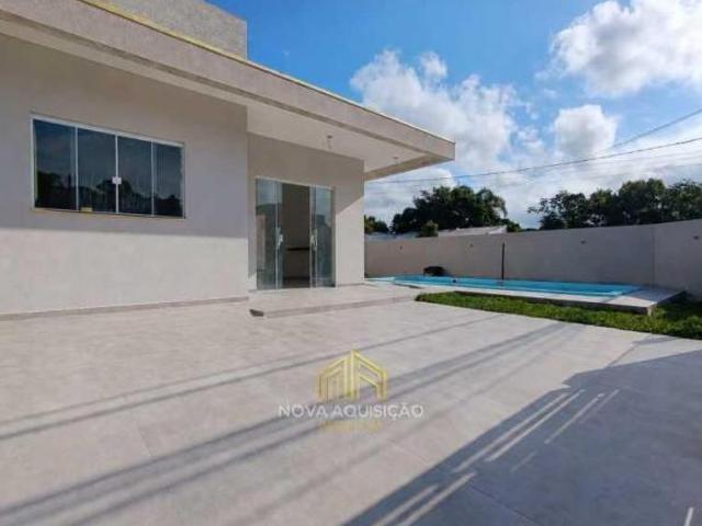 Casa de esquina com piscina à venda / Matinhos PR