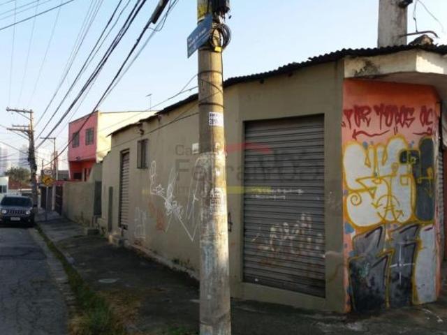 CASA DE ESQUINA COM SALÃO COMERCIAL EM SANTA TEREZINHA !