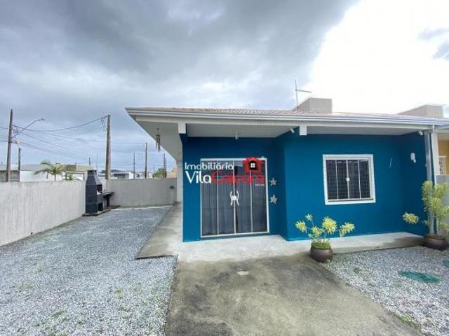 Casa de esquina com 2 quartos e proximo da praia