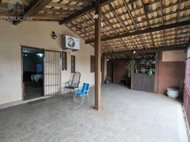 Casa de esquina com 3 dormitórios no bairro Campo Novo