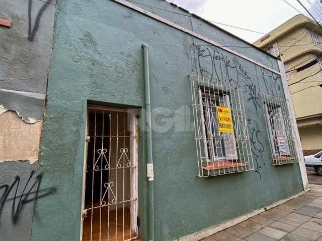 Casa de esquina com 64m², próximo ao Cais Embarcadero