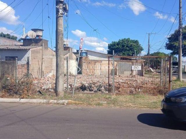 Casa de esquina à venda 3 dormitórios, suíte, garagem para 2 carros no bairro mathias velho