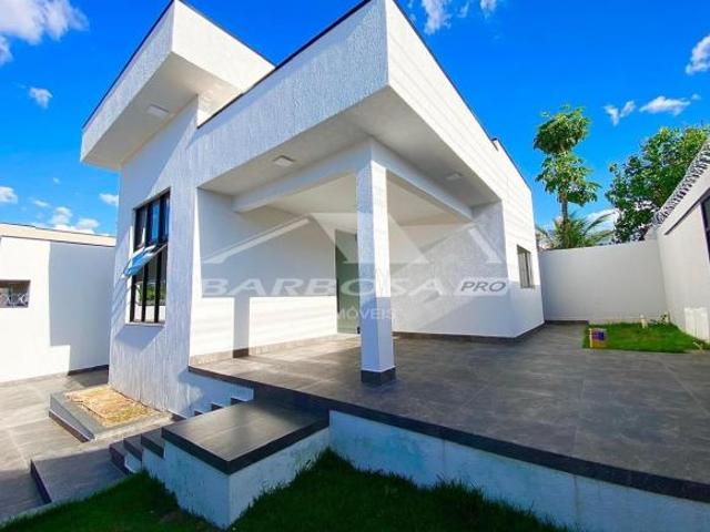 Casa de esquina á venda com 3 quartos no Bairro Itaguai