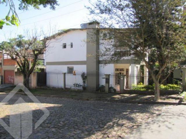 Casa de esquina à venda com 03 quartos e 200m², no bairro Cavalhada
