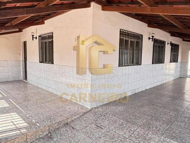 Casa de Esquina à Venda – Excelente Localização!