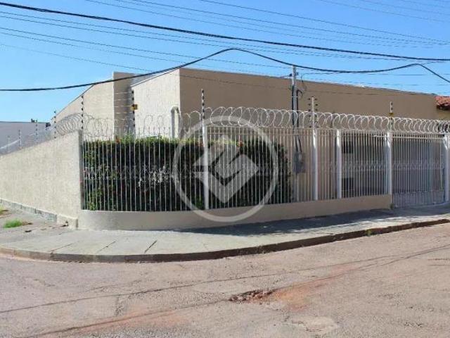 Casa de esquina à venda Morada do Ouro 3 quartos 1 suíte 5 vagas Cuiabá