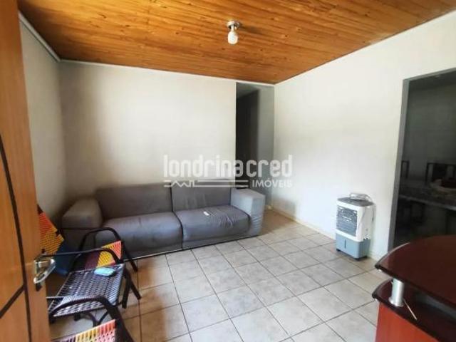 Casa de esquina à venda no Vivi Xavier com 298m², 3 quartos 1 suíte, amplo terreno com possibilida