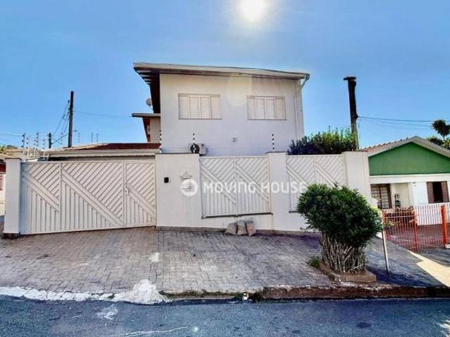 Casa de esquina à venda no bairro Lenheiro Valinhos/SP