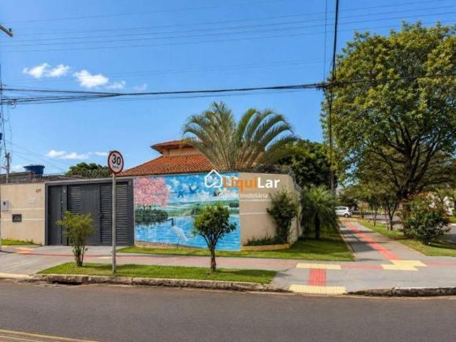 Casa de Esquina à Venda no Bairro Nasser com 2 Quartos, Suíte e Amplo Quintal Privativo