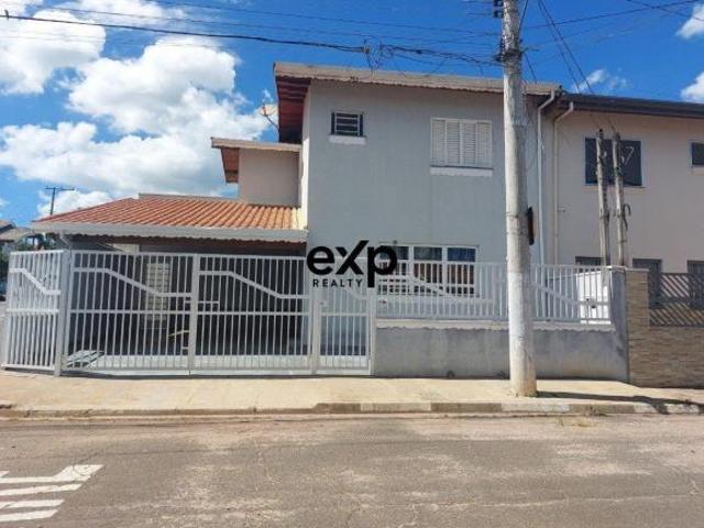 Casa de esquina à venda no bairro Terceiro Centenário Atibaia/SP