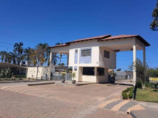 Casa de Esquina à Venda no Condomínio Residencial São Francisco – Água Quente