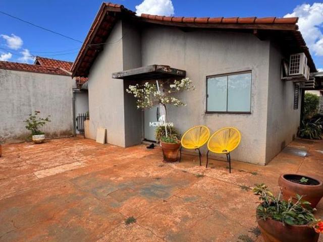 Casa de esquina à venda no Izidro Pedroso em Dourados MS