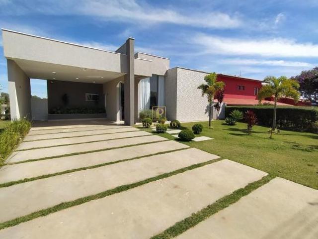Casa de Esquina à Venda no Ninho Verde II | 3 Dormitórios | Piscina