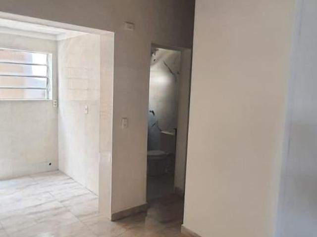 Casa de esquina no centro de Bragança Paulista, reformada