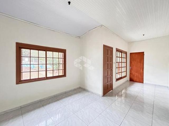 Casa de esquina no bairro Margarida, com 02 dormitórios!