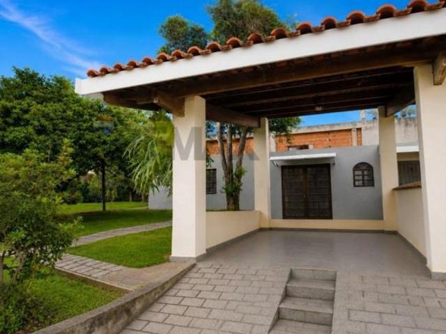 Casa de esquina no Bairro Nova Cerejeiras