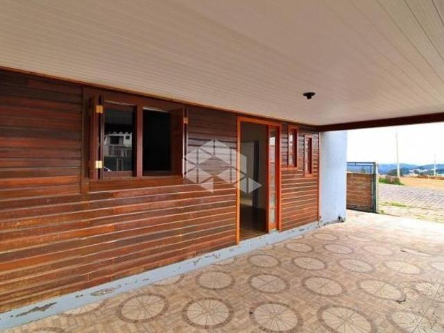 Casa de esquina no bairro Industrial com 67,20m2