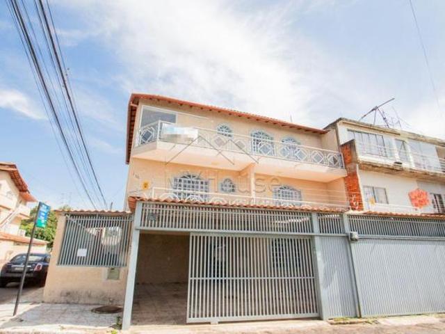Casa de Esquina no Guará II QE 46 – 418m² construídos, 3 Suítes + Apartamento Independente e 5 Vag