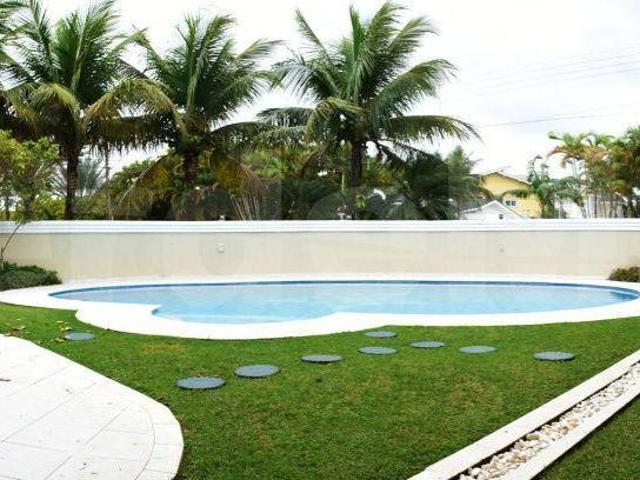 Casa de esquina no Jardim Acapulco para VENDA