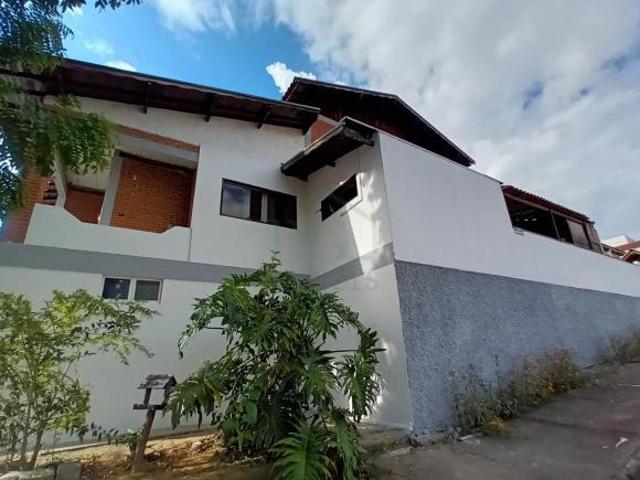 Casa de esquina residencial/comercial