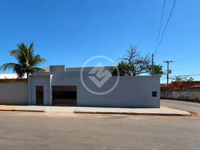 Casa de esquina toda reformada no CPA 2